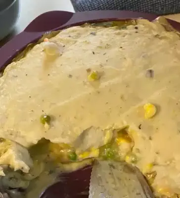 Mashed Potato-Topped Turkey Pot Pie – Easy Family Recipes!