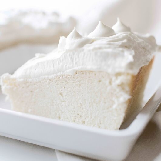 Heavenly White Snack Cake: A Delight in Every Bite! – Easy Family Recipes!