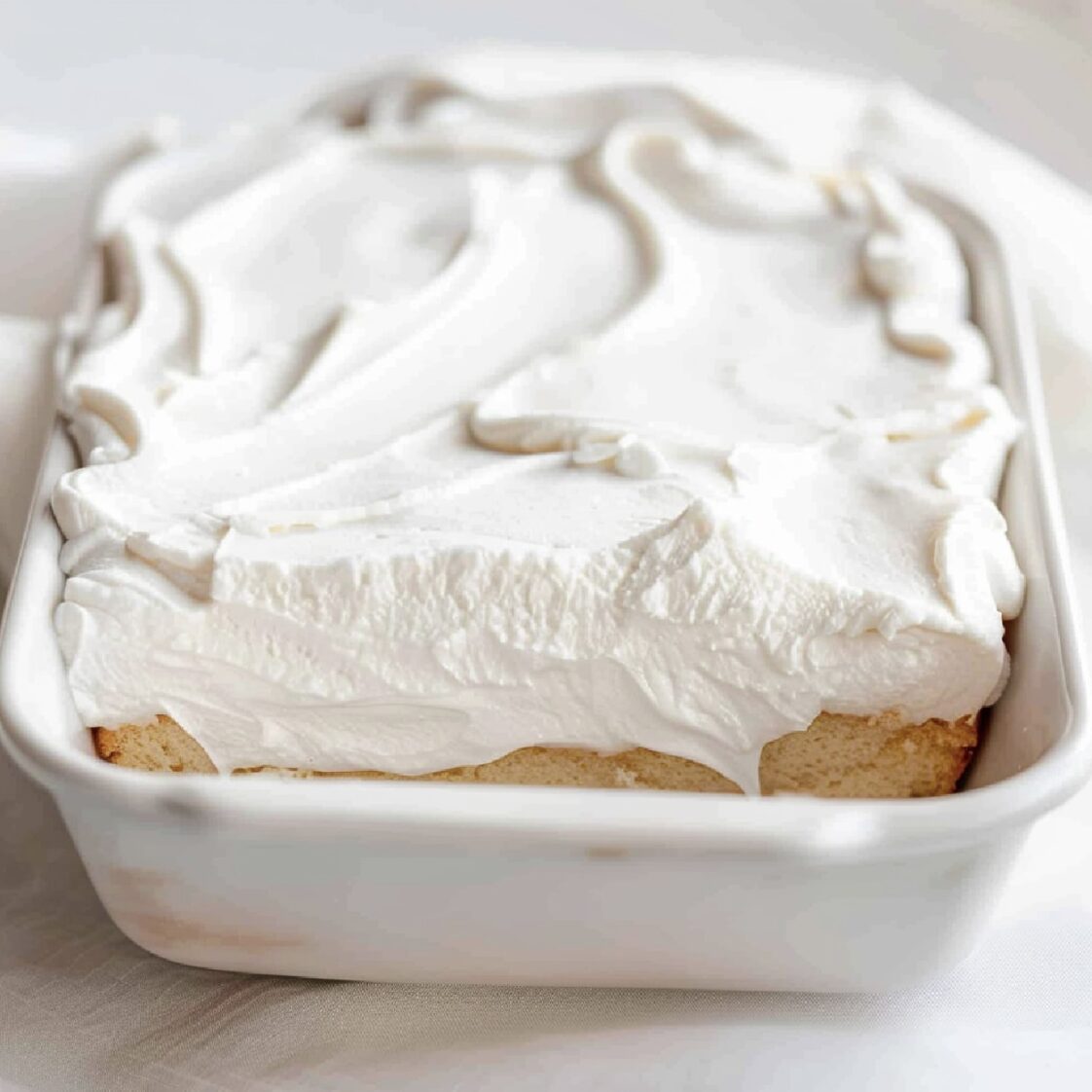 Heavenly White Snack Cake: A Delight in Every Bite! – Easy Family Recipes!