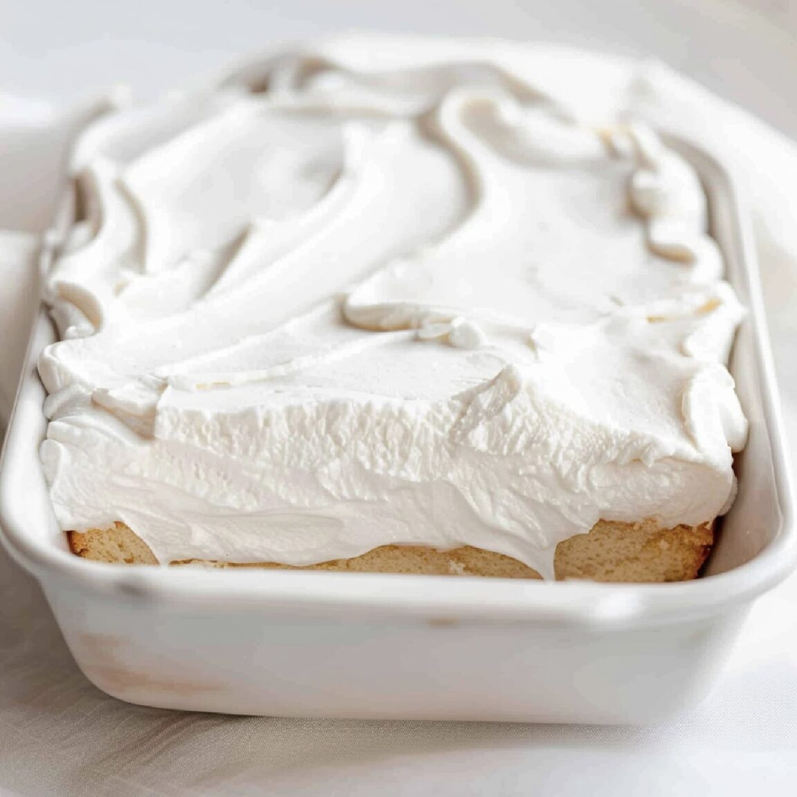 Heavenly White Snack Cake: A Delight in Every Bite! – Easy Family Recipes!